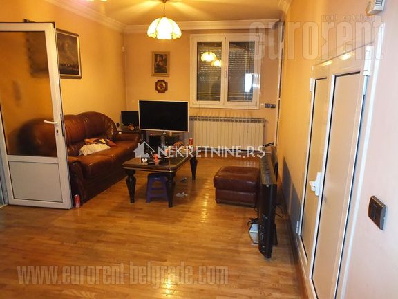 #37165, Izdavanje, Kuća, ZEMUN, 2450 EUR
