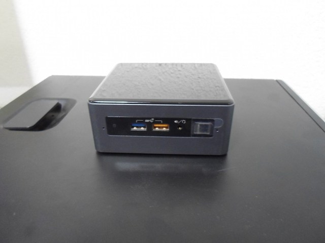 Intel BOXNUC8I3BEH2 Mini PC Intel i3-81090U/8Gb/240Gb