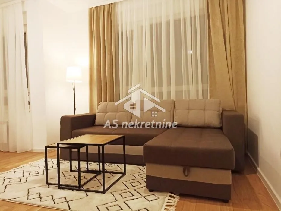 Izdavanje, stan, 39m², Savski Venac, Beograd