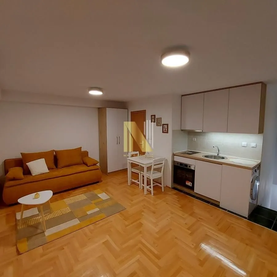 Izdavanje, garsonjera, 27m², Bulevar Oslobodjenja, Novi Sad Sve Podlokacije