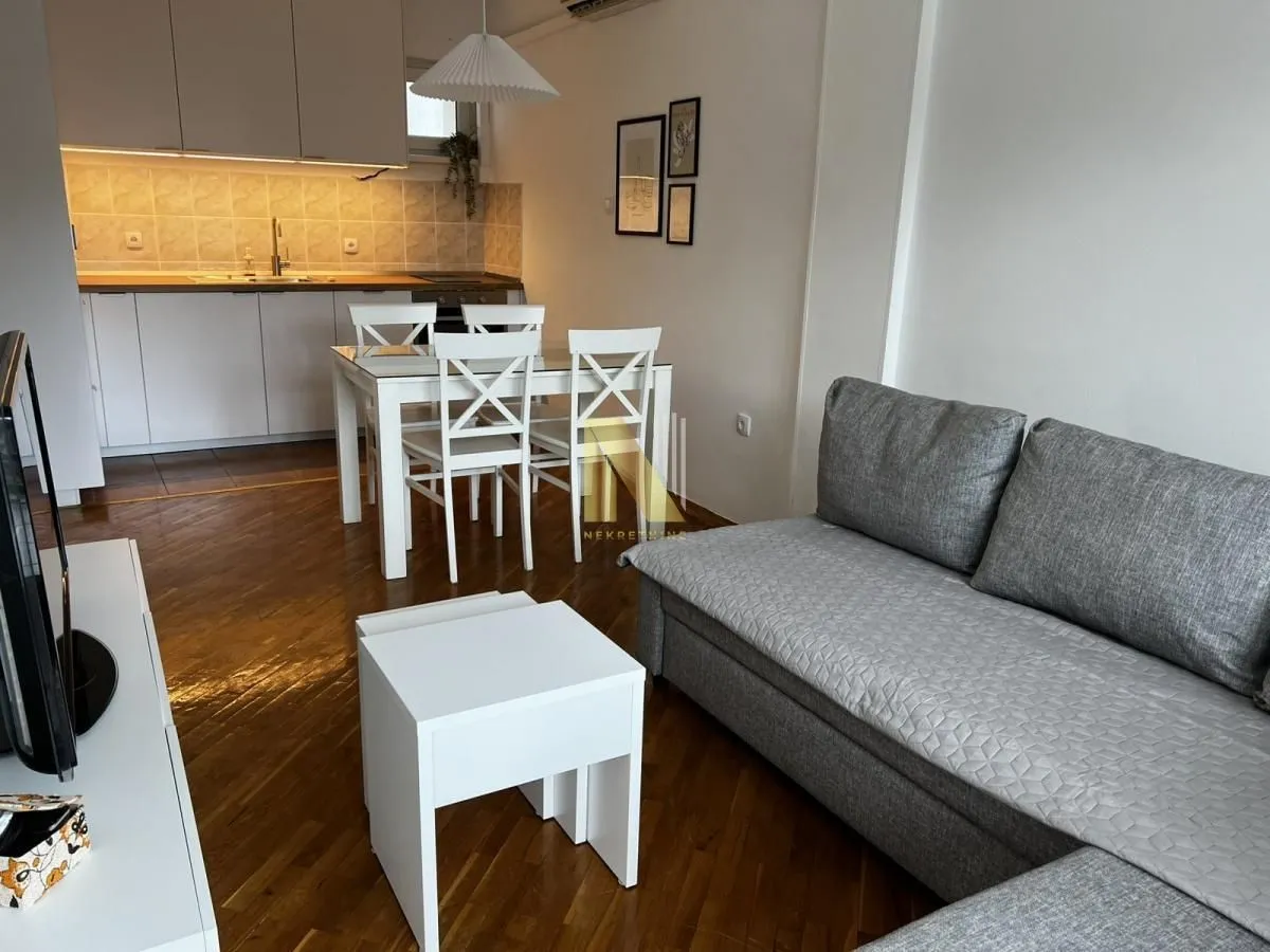 Izdavanje, dvosoban stan, 44m², Adamovićevo Naselje, Novi Sad Sve Podlokacije