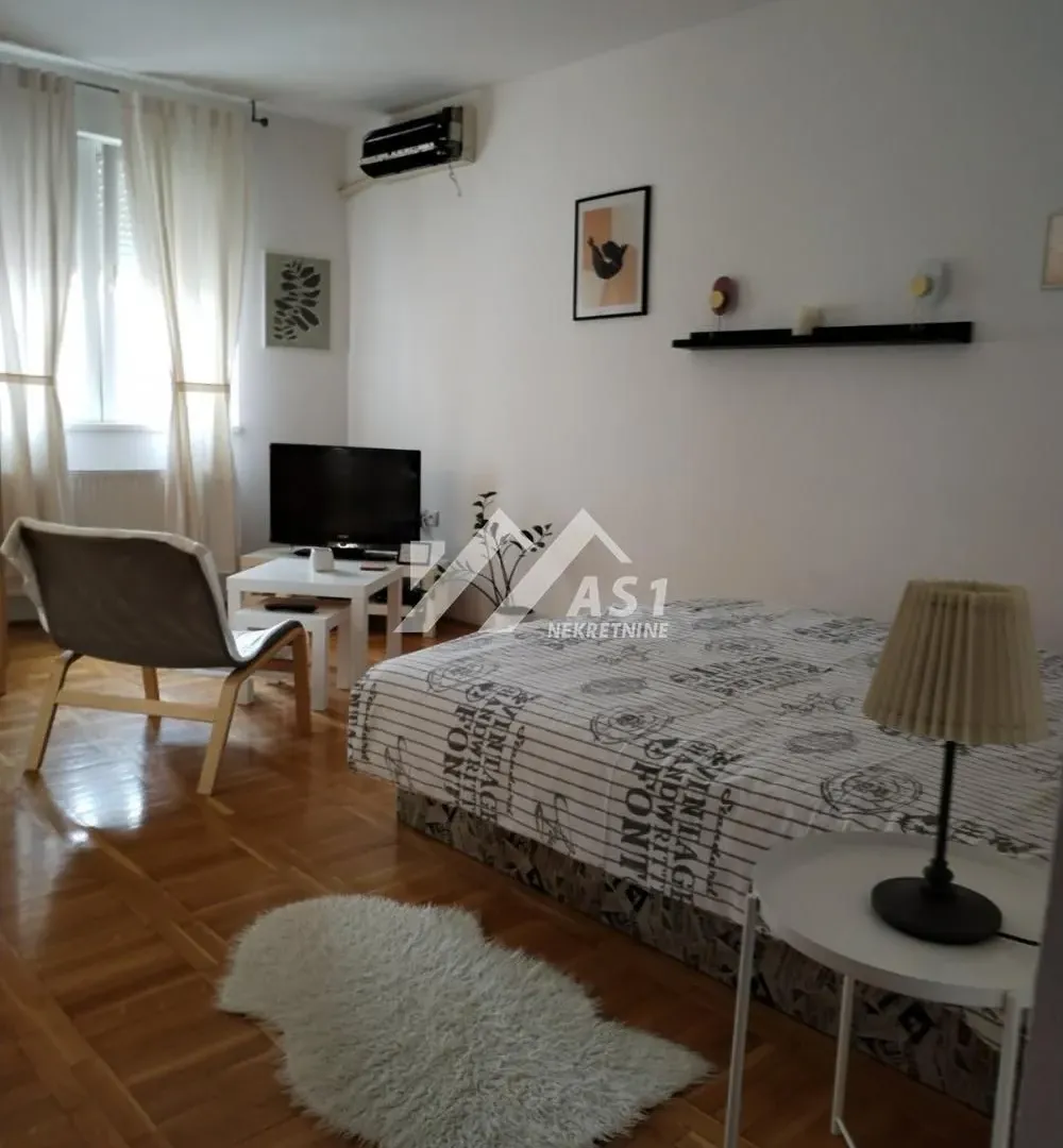 Izdavanje, stan, 28m², Rotkvarija, Novi Sad Sve Podlokacije