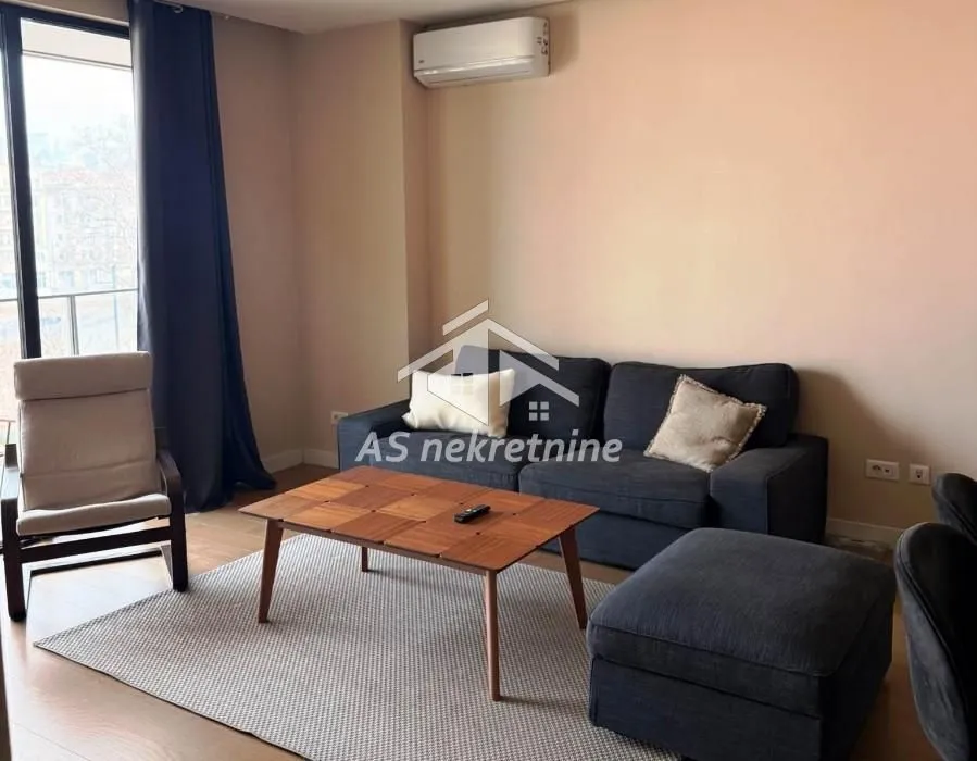 Izdavanje, trosoban stan, 90m², Savski Venac, Beograd