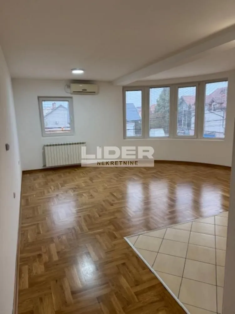 Prodaja, trosoban stan, 65m², Altina, Beograd