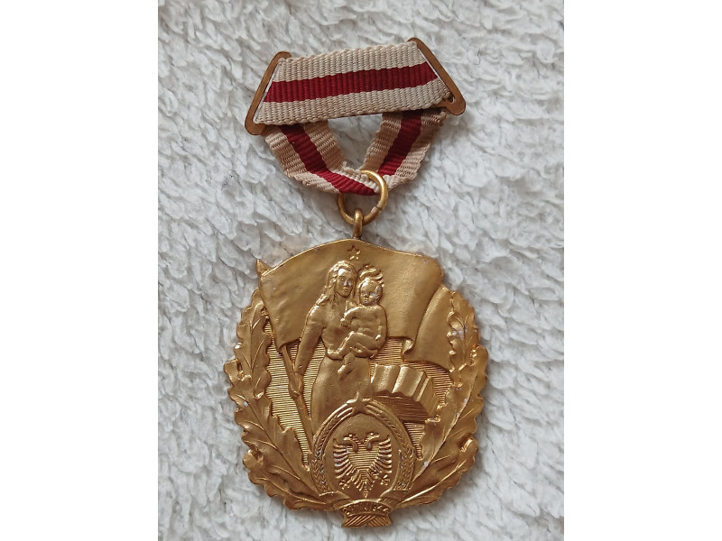Albanski Orden za pozrtvovane majke Albanija Medalja