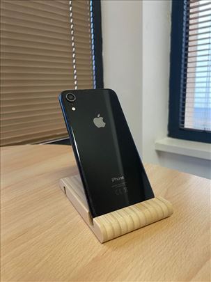 64GB iPhone XR Crni - 90 dana garancije