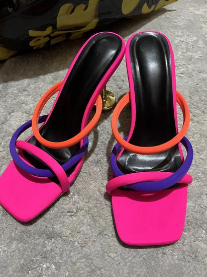 Neon sandale i roze ciiele