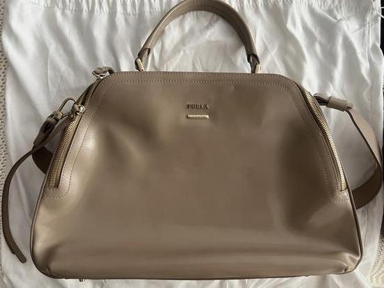 Furla tasna