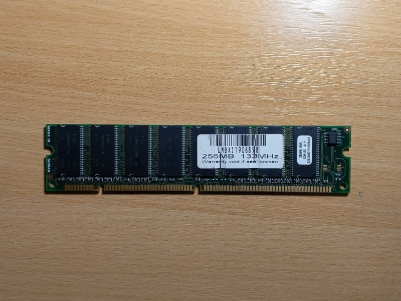 256Mb sdram memorija - 133-100Mhz