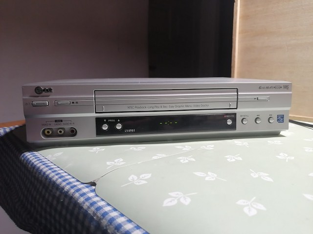 LG LV4981 VHS rekorder (6 glava HIFI stereo)