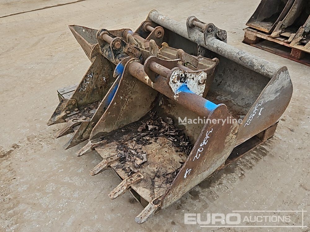 Prodaje se 48" Ditching, 24", 18", 18", 12" Digging Bucket 30-40mm Pin to s kašiku za bager na aukciji