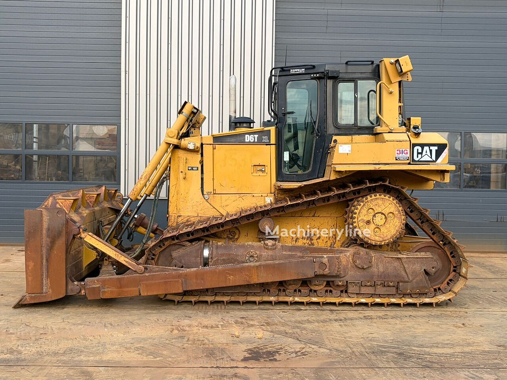 Caterpillar D6TXL buldožer