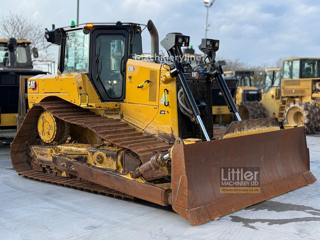 Caterpillar D6 LGP buldožer