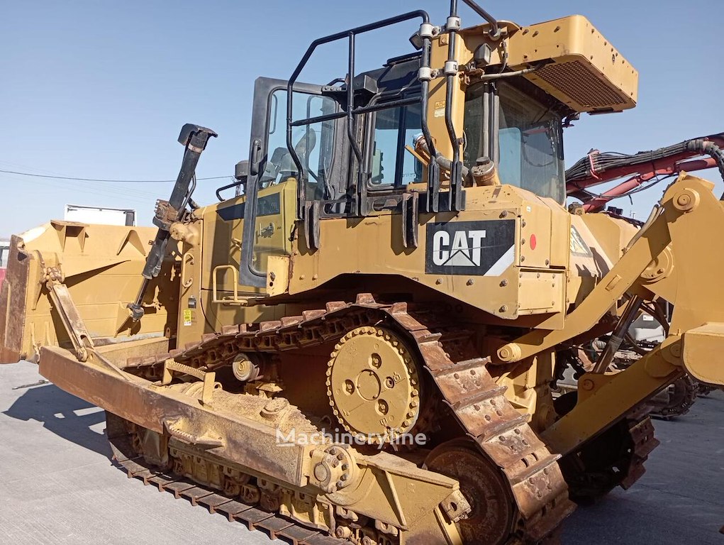 Caterpillar D6 T XL buldožer