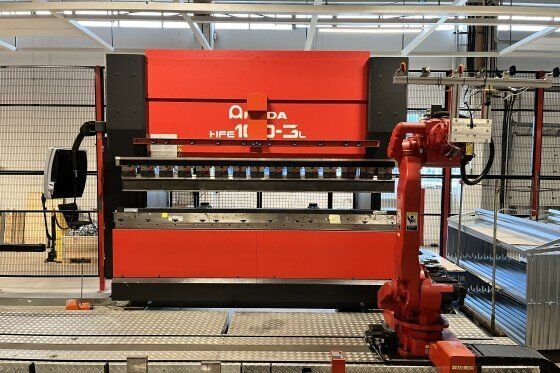 Amada HFE 100-3L + ASTRO 50Y presa za savijanje lima