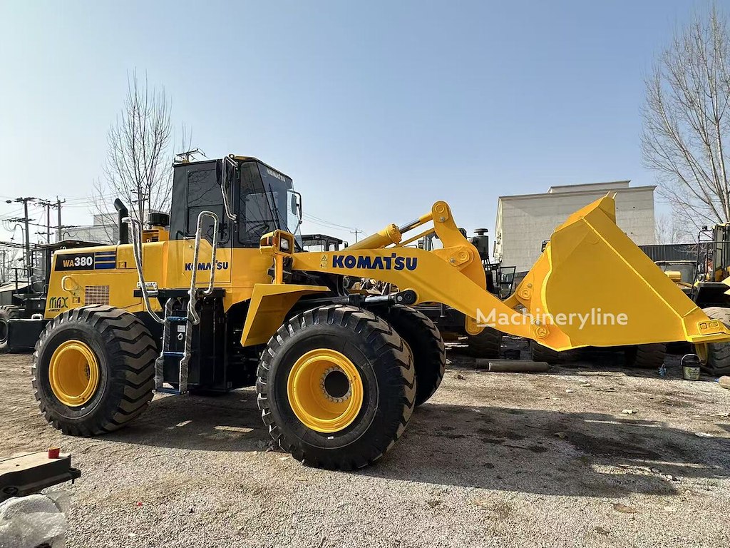 Komatsu WA380-3 prednji utovarivač