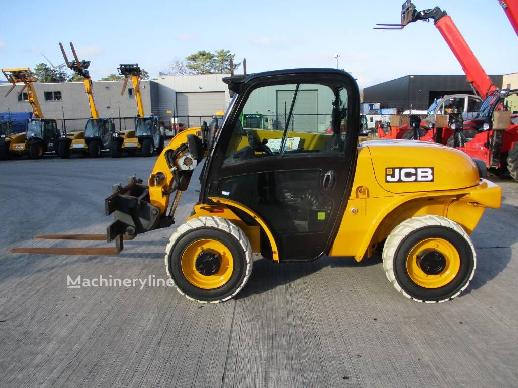 JCB 520-40 4WS (128) teleskopski utovarivač