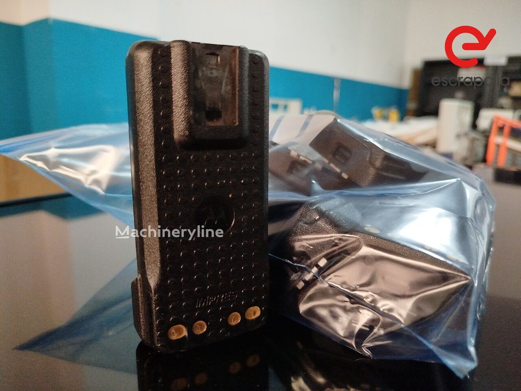 Prodaje se Motorola. (B102) Baterías para radios portátiles ostali alat za autoservis na aukciji