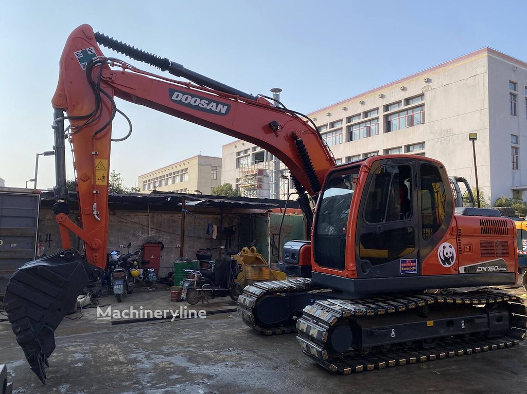 Doosan DX150 bager guseničar