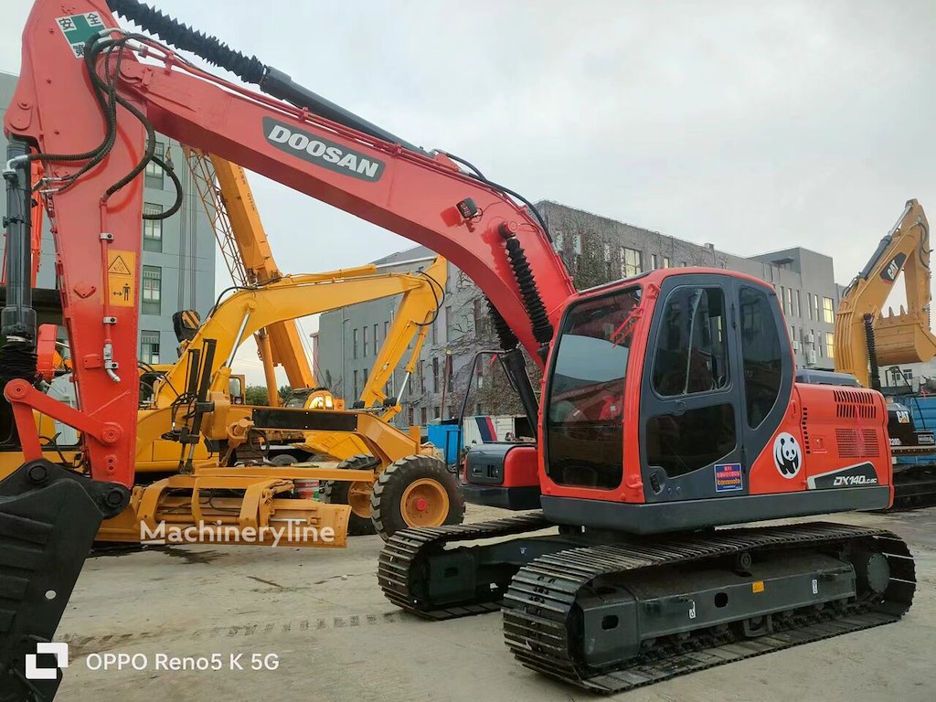 Doosan DX140LC bager guseničar