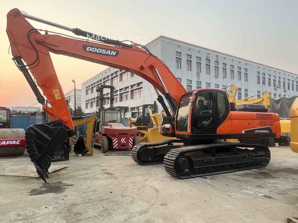 Doosan DX340LCA bager guseničar