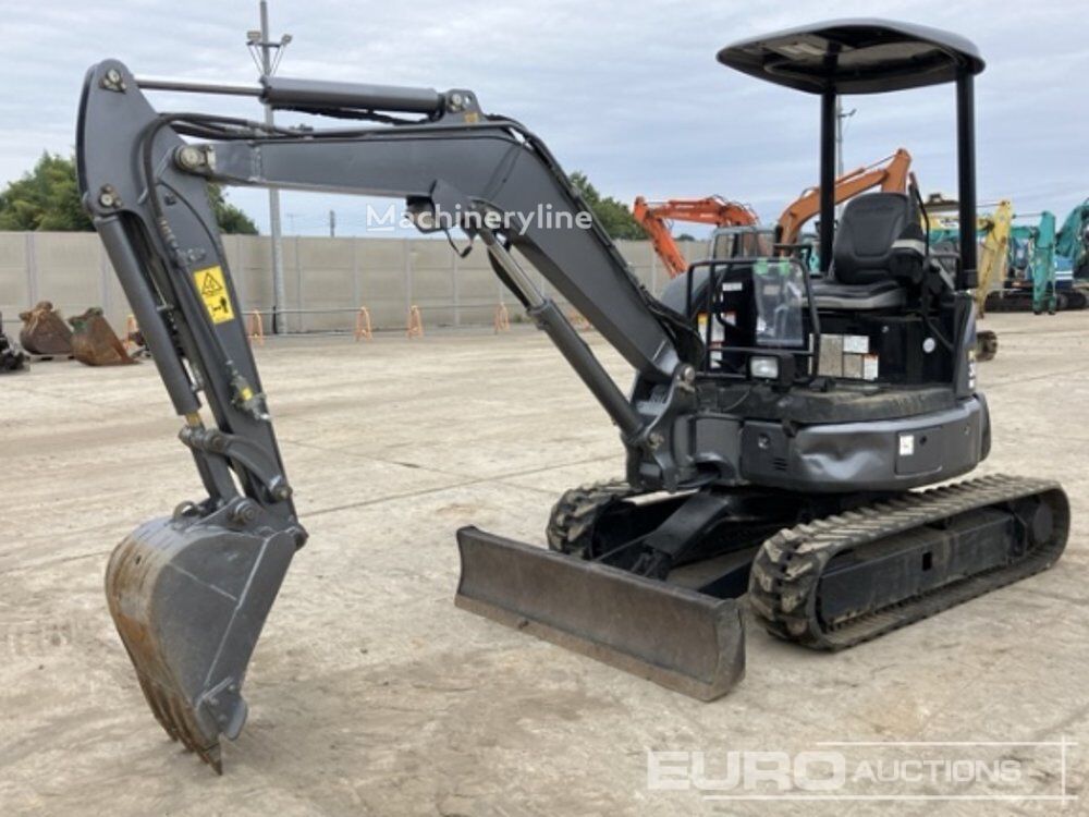 Prodaje se Komatsu PC30MR-3 mini bager na aukciji