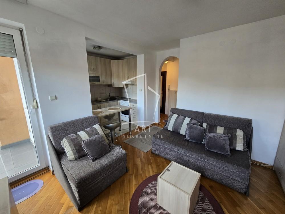 Višegradska, Stan za izdavanje, 29m2, 500€