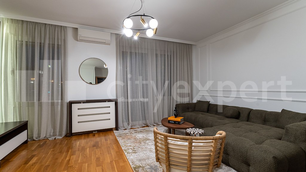 Stan za izdavanje BEZ PROVIZIJE: Troiposoban, 125m², Vladimira Popovića, Novi Beograd - 1700€