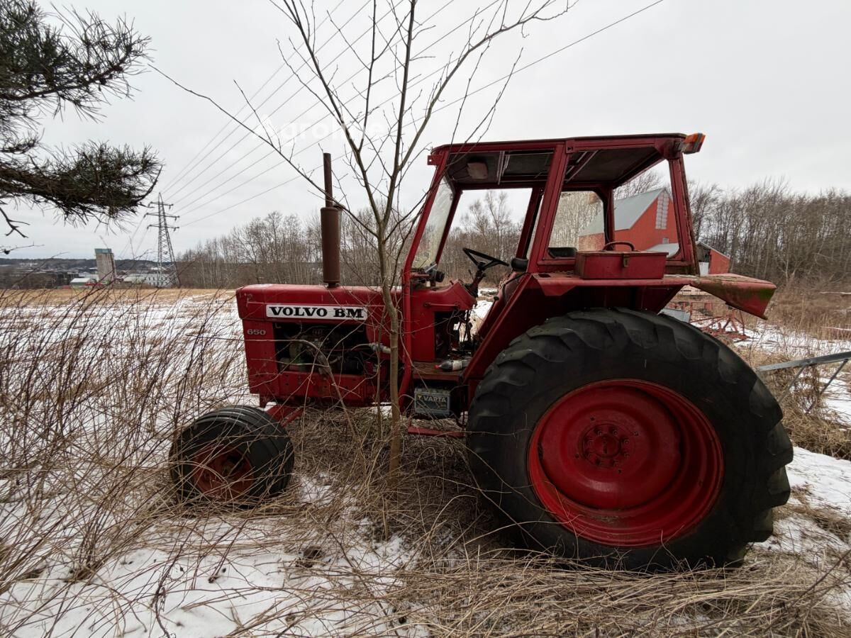 Prodaje se Volvo BM 650 traktor točkaš na aukciji