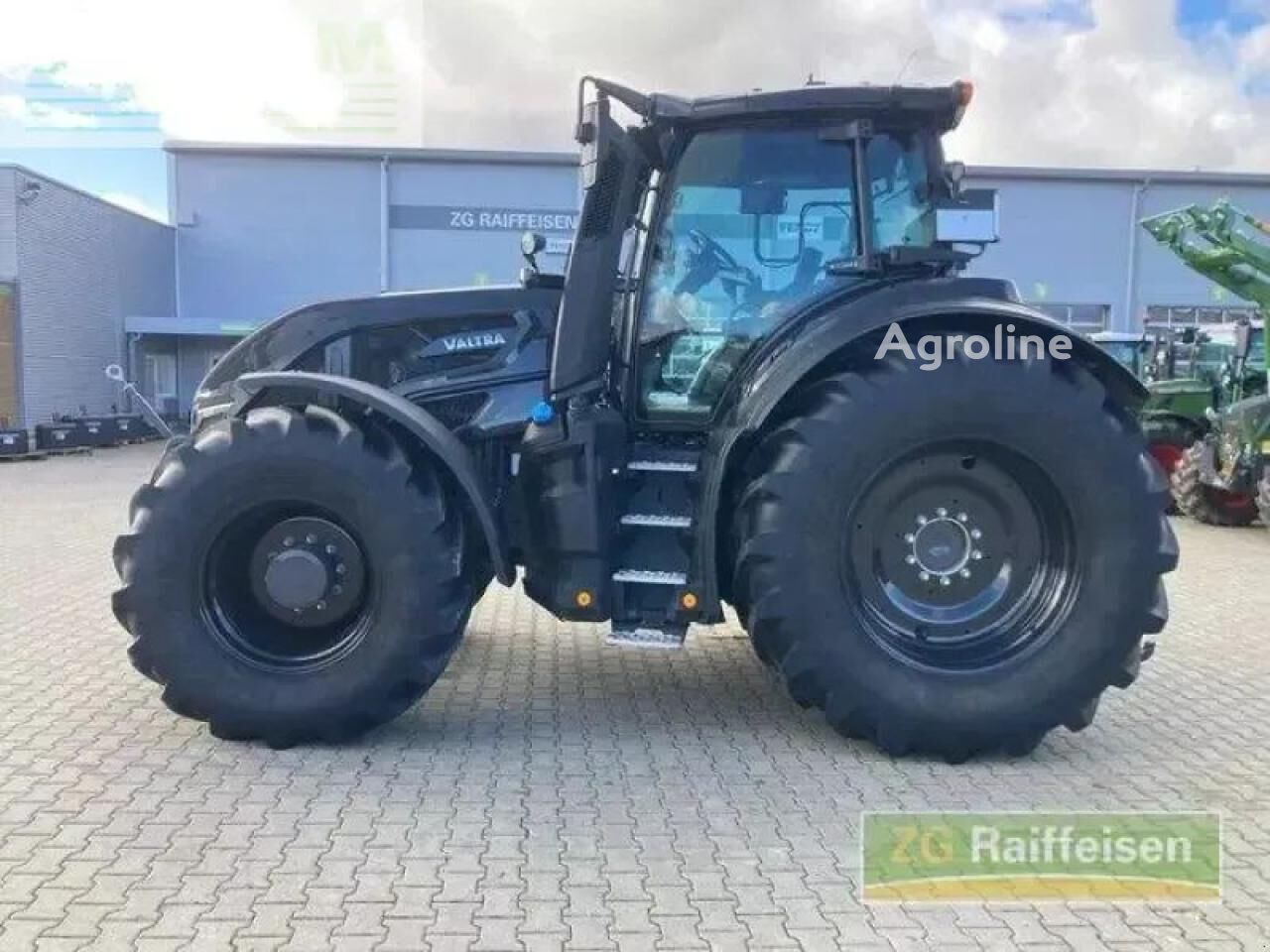 Valtra q 305 mit rüfa traktor točkaš