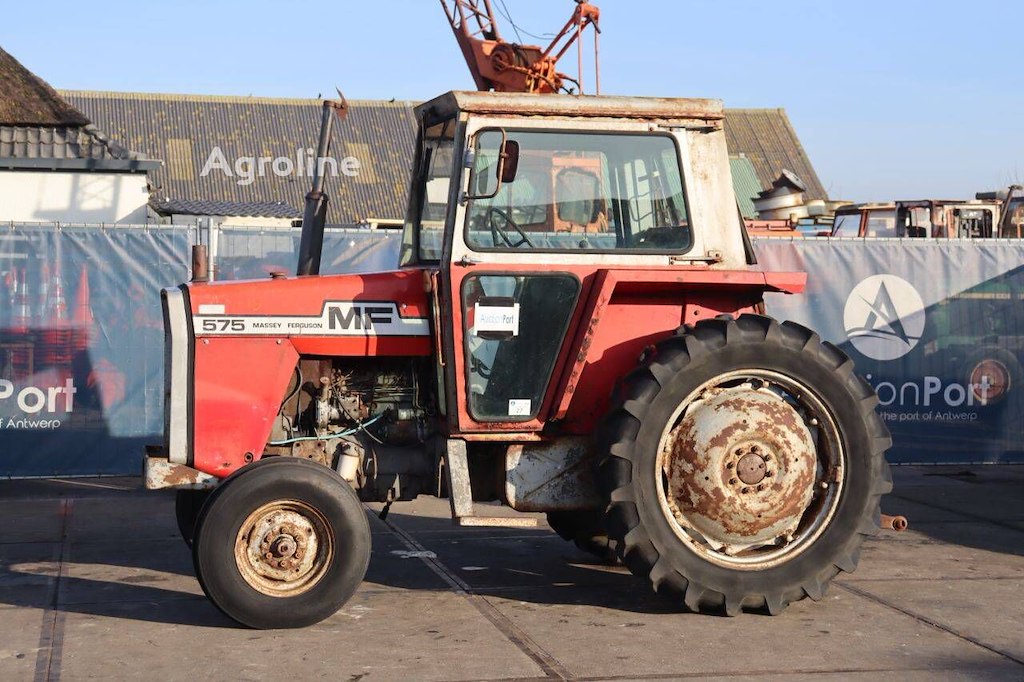 Prodaje se Massey Ferguson 575 traktor točkaš na aukciji