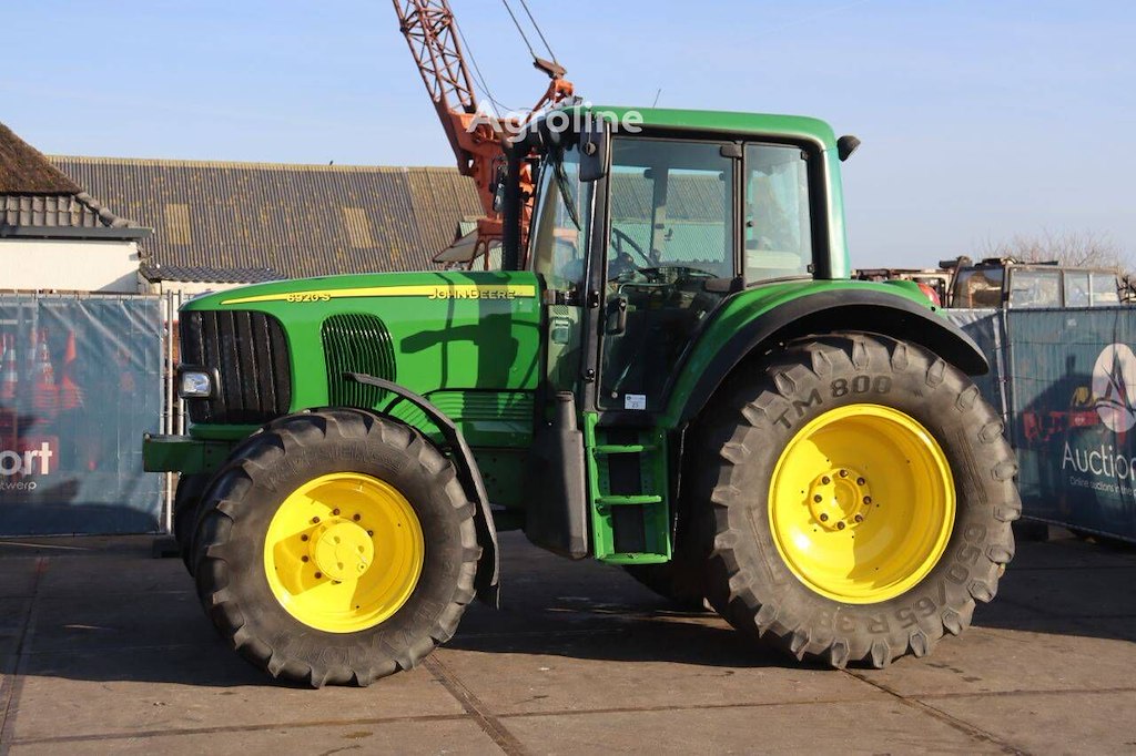 Prodaje se John Deere 6920S traktor točkaš na aukciji