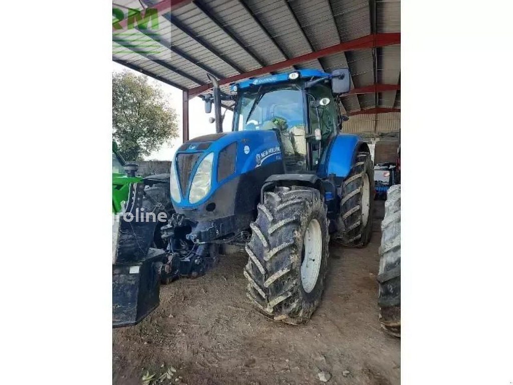 New Holland t7-200ac traktor točkaš