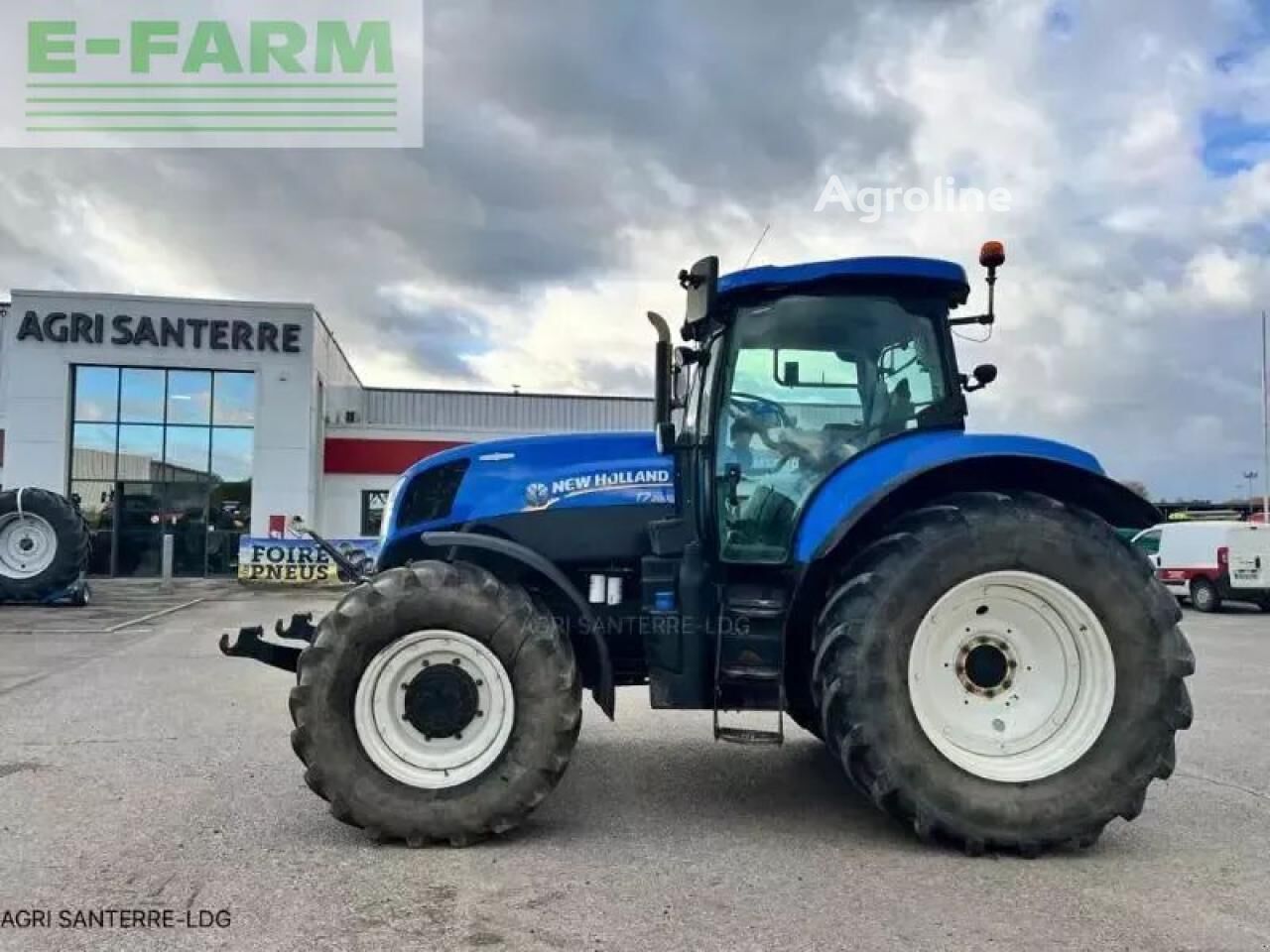 New Holland t7.200 ac traktor točkaš