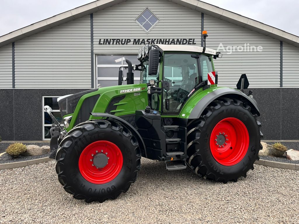 Fendt 828 Vario S4 Profi Plus traktor točkaš
