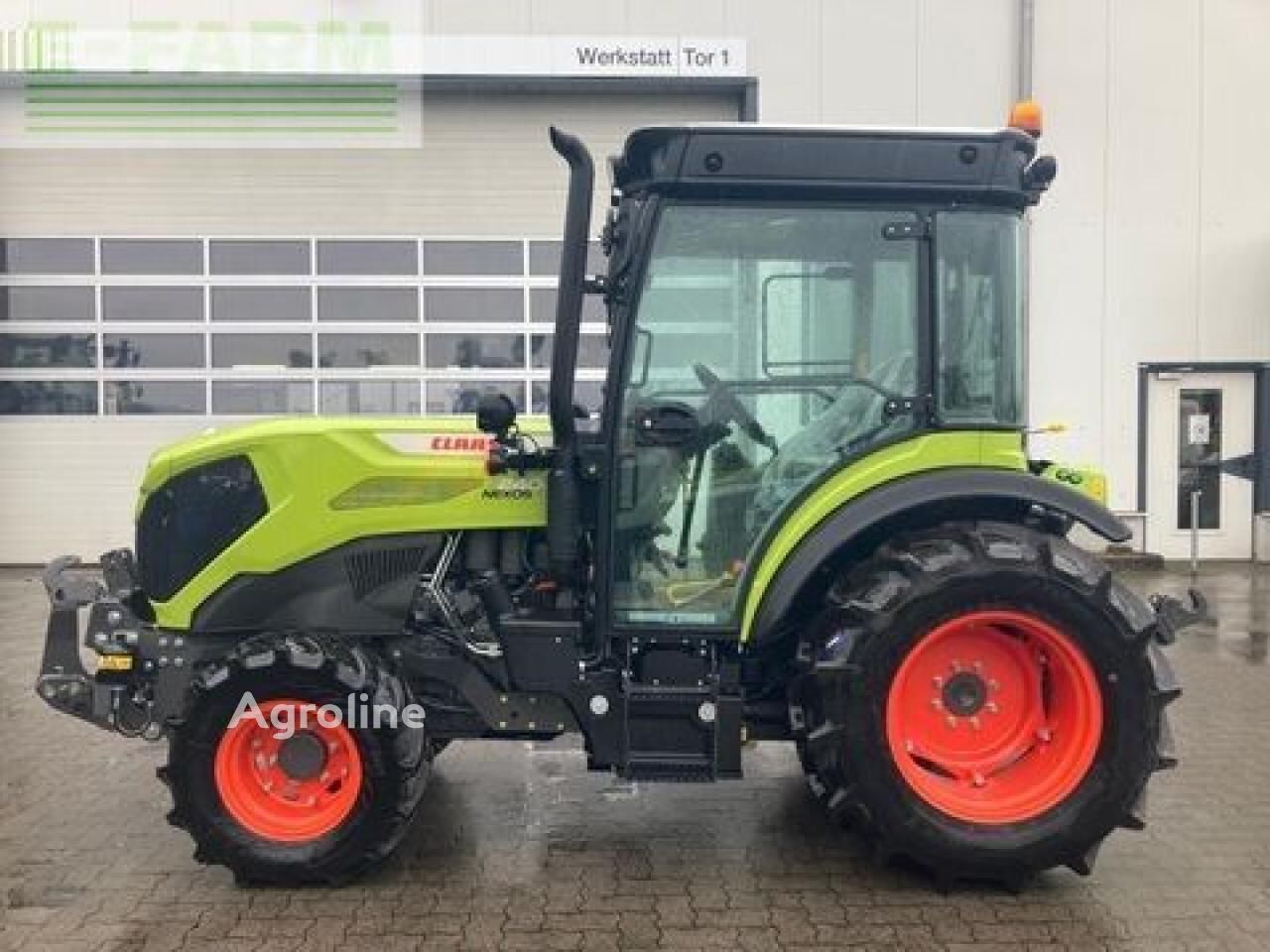 Claas nexos 240 s traktor točkaš