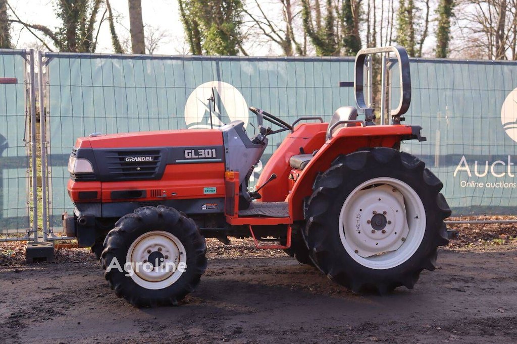 Prodaje se Kubota GL301 traktor točkaš na aukciji