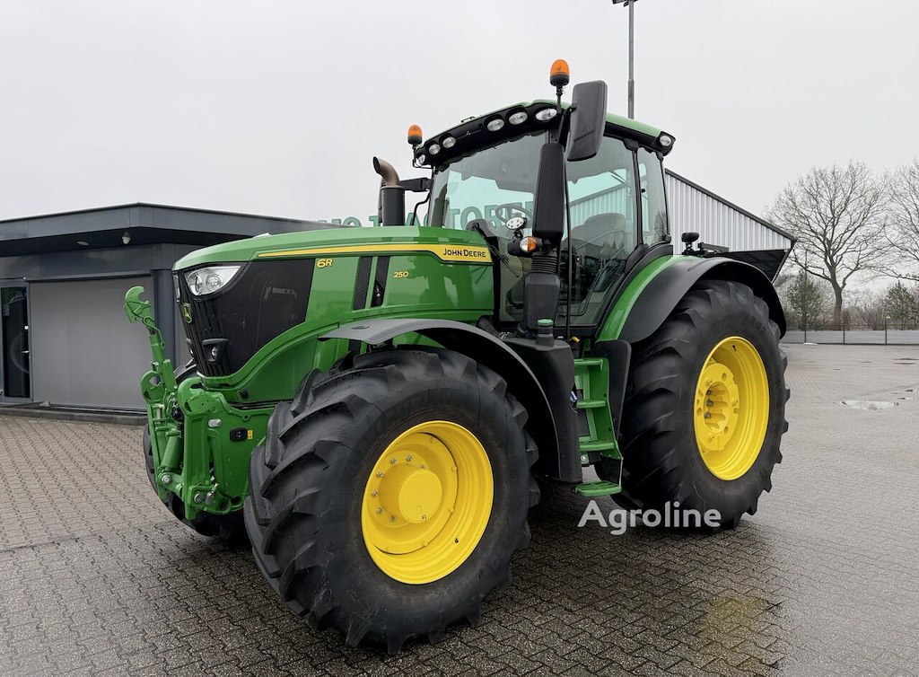 John Deere 6R250 traktor točkaš