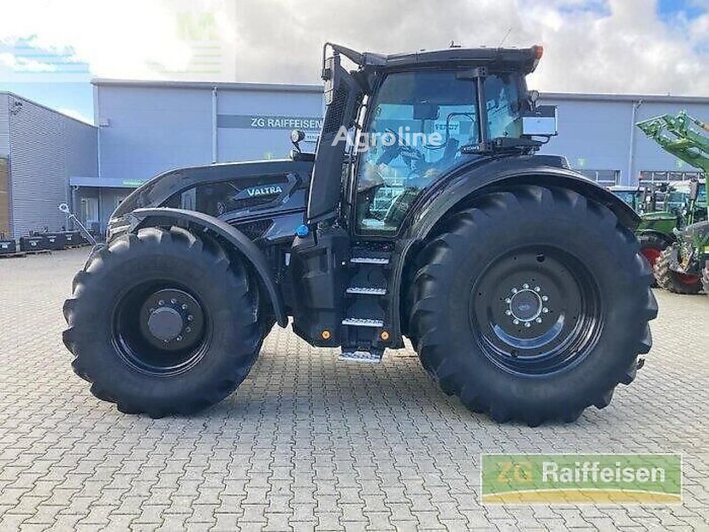 Valtra q 305 mit rüfa traktor točkaš