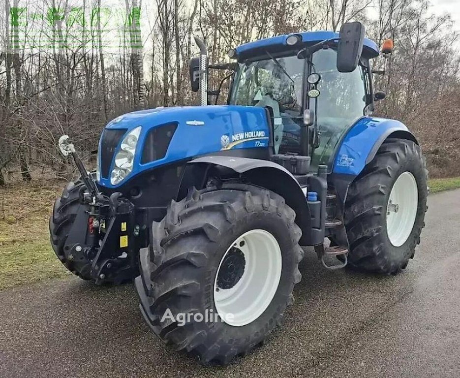 New Holland t7.220 ac traktor točkaš