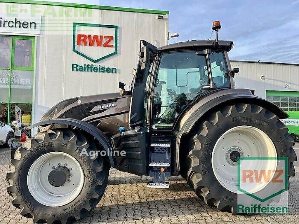 Valtra t235d vorführmaschine traktor točkaš