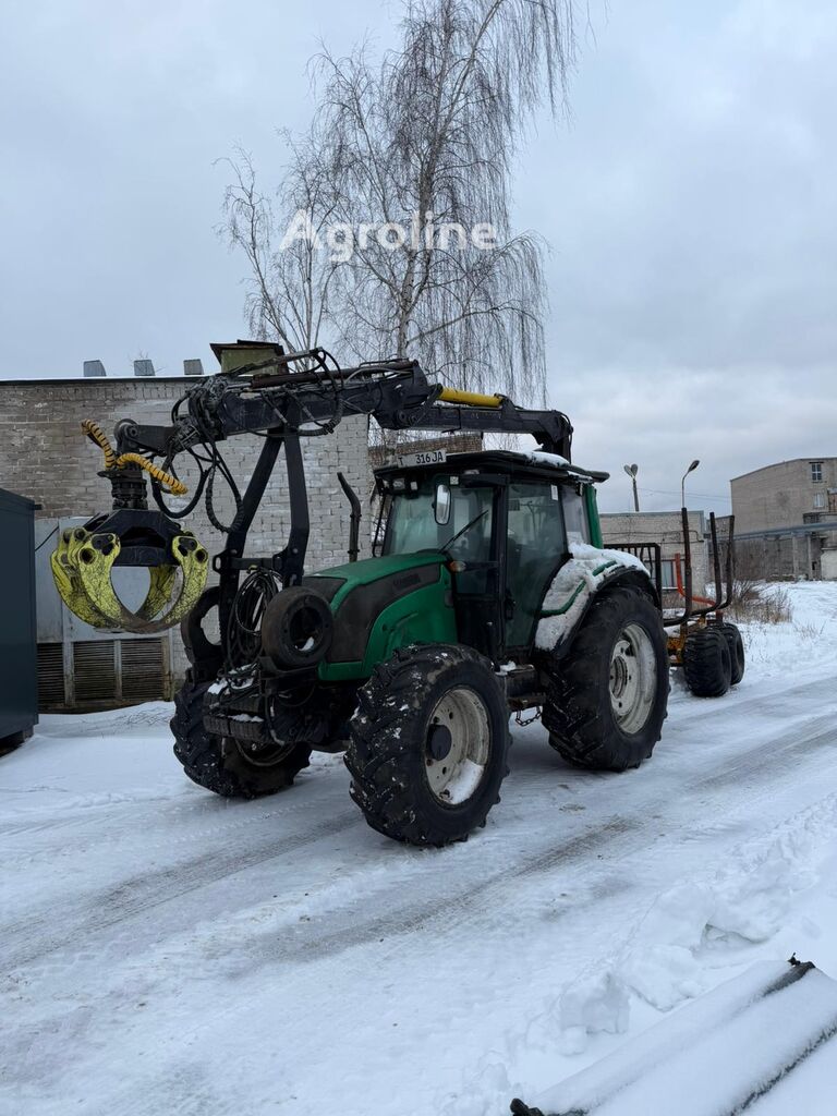 Valtra N111 šumarski traktor