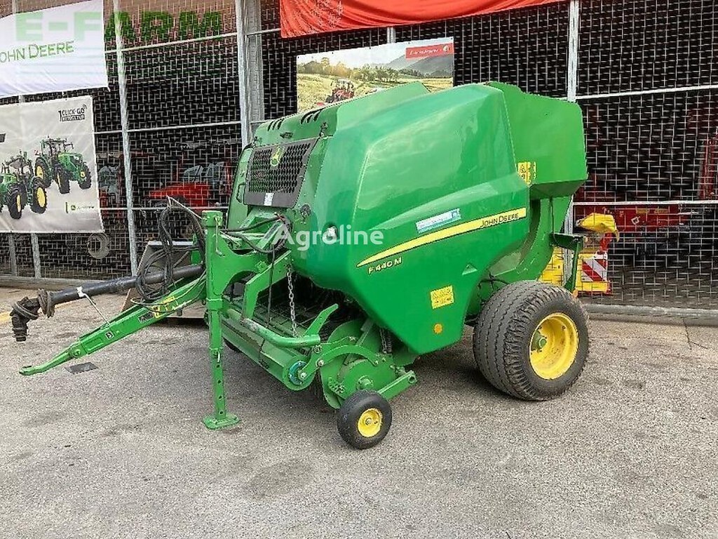 John Deere f440m balirka za četvrtaste bale