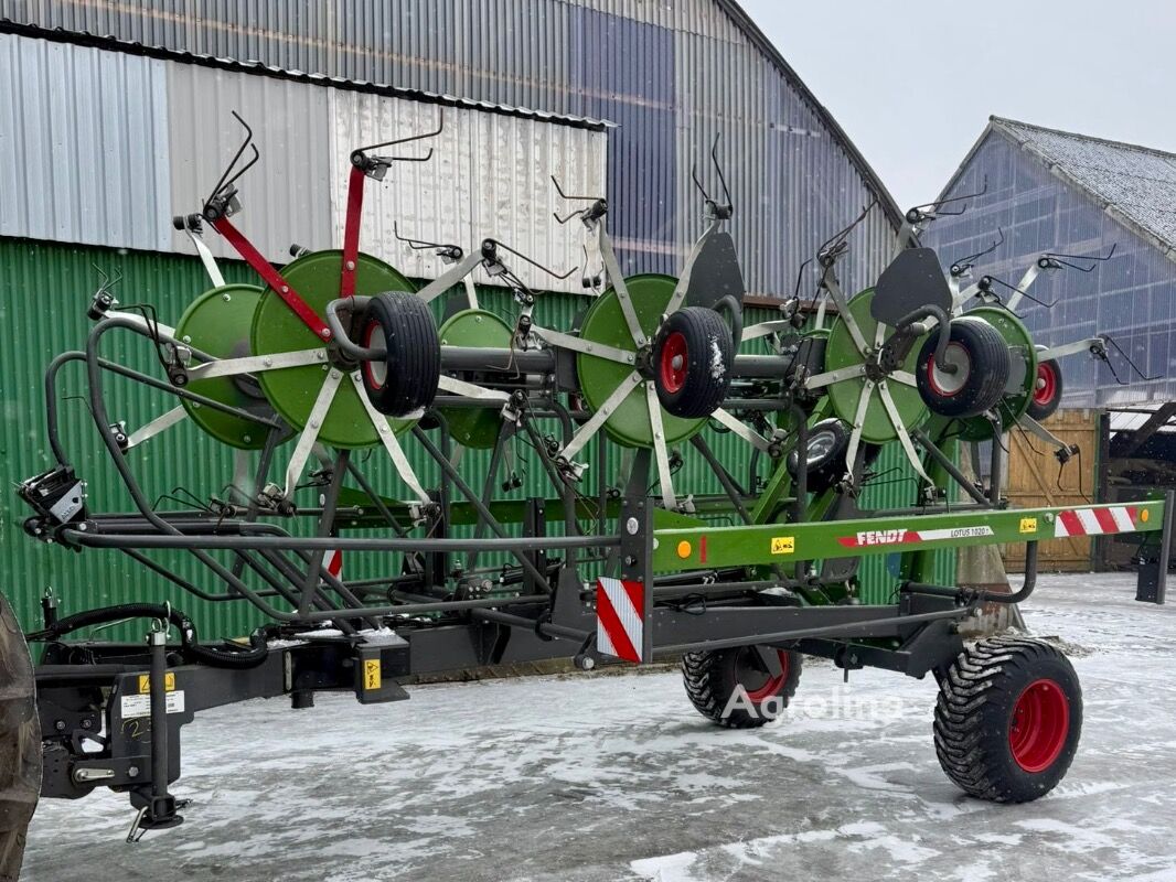 Fendt Lotus 1020T prevrtač sena