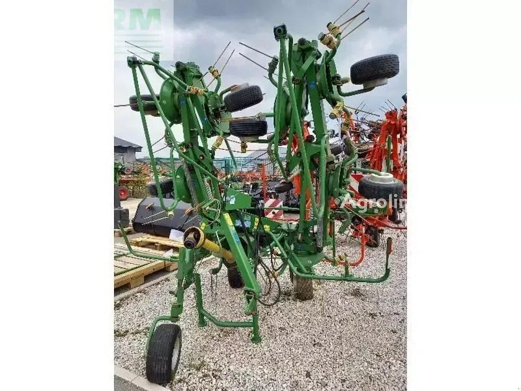 Krone kw 7,92 / 8x5 prevrtač sena