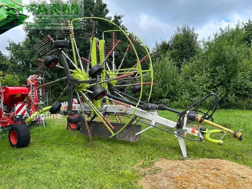 Claas liner 2800 prevrtač sena