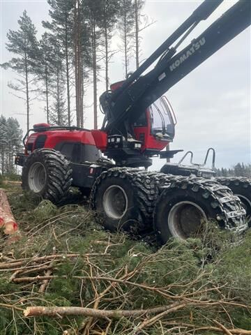 Komatsu 951 harvester