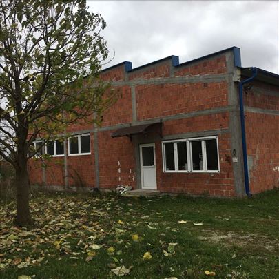 IZDAJE SE u zakup hala od 510m2 – Majur, Šabac