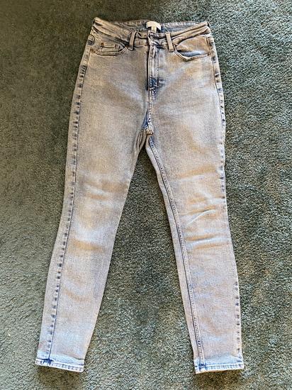 H&M Skinny jeans dubok struk