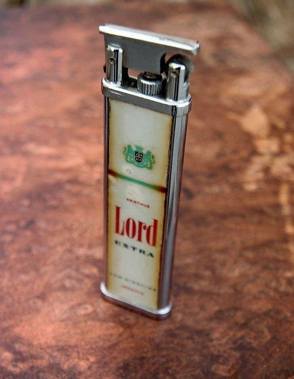 Vintage Thin, Fine, Elegant Lighter TOMAHAWK Japan upaljač. SNIŽENJE